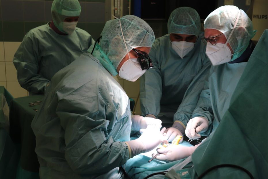 Pediatric Hand Surgery | Specialist Hand Surgery for Children | Dr. Farr